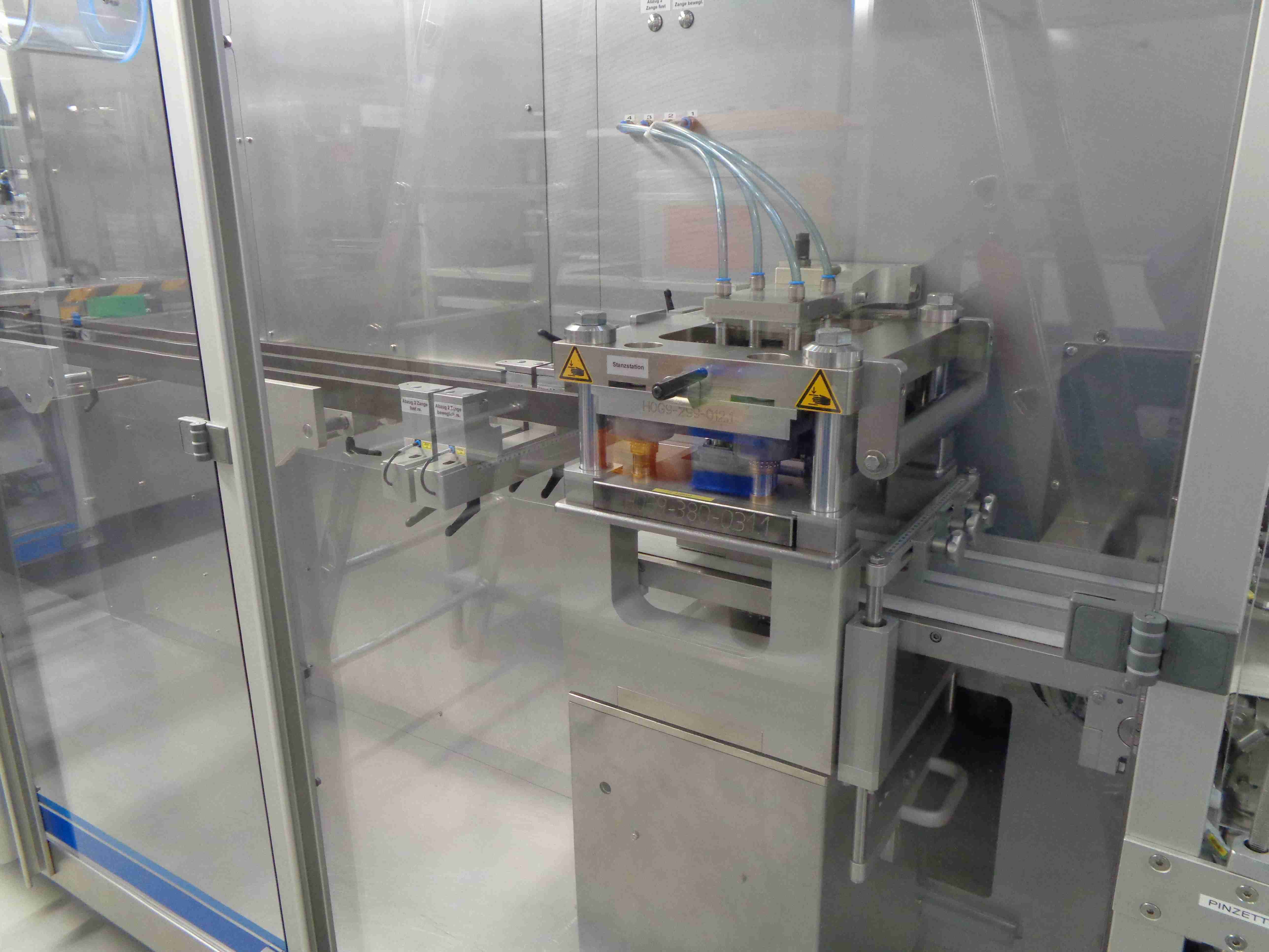 B+S/Heino Ilsemann/Bosch/OCS/Pester Labelling & packing line for ... B+S/Heino Ilsemann/Bosch/OCS/Pester Labelling & packing line for ...